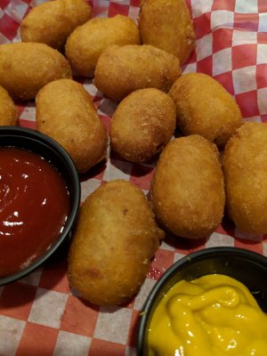 BERT’S TAVERN - 17902 Bothell-Everett Hwy, Bothell, Washington - 16 ...