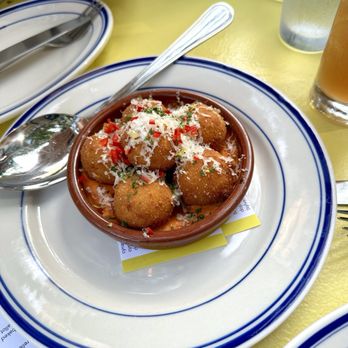 MFK - Updated January 2026 - 416 Photos & 319 Reviews - 432 W Diversey ...