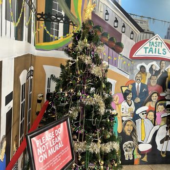 TASTY TAILS - Updated March 2025 - 411 Photos & 251 Reviews - 4950 ...