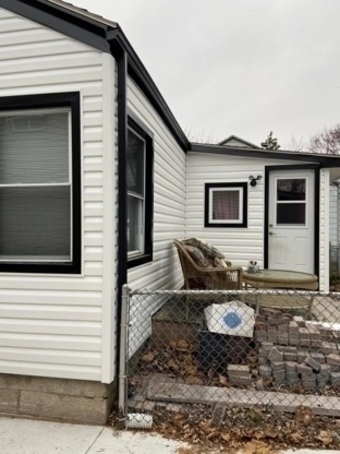 SUN PARLOR EXTERIORS - Updated July 2024 - Essex, Ontario, Canada ...