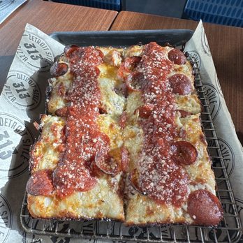 BACKLOT PIZZA + KITCHEN - Updated October 2025 - 176 Photos & 112 ...