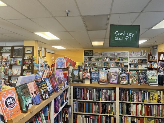 BEAR POND BOOKS - Updated May 2024 - 18 Photos & 16 Reviews - 77 Main ...