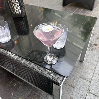 ALIBI - Updated October 2024 - 168 Photos & 430 Reviews - 215 Charles ...