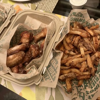 WINGSTOP - Updated July 2025 - 42 Photos & 15 Reviews - 780 Danforth ...