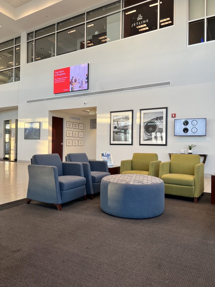 SIGNATURE FLIGHT SUPPORT-CENTENIAL AIRPORT - Updated April 2025 - 8001 Interport Blvd, Englewood ...