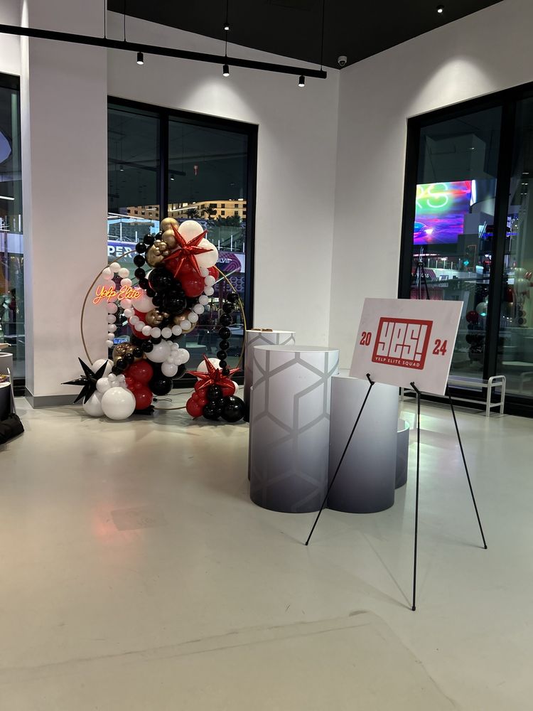 YELP ELITE BADGE BASH AT MUSEUM OF ILLUSIONS LAS VEGAS - 15 Photos ...