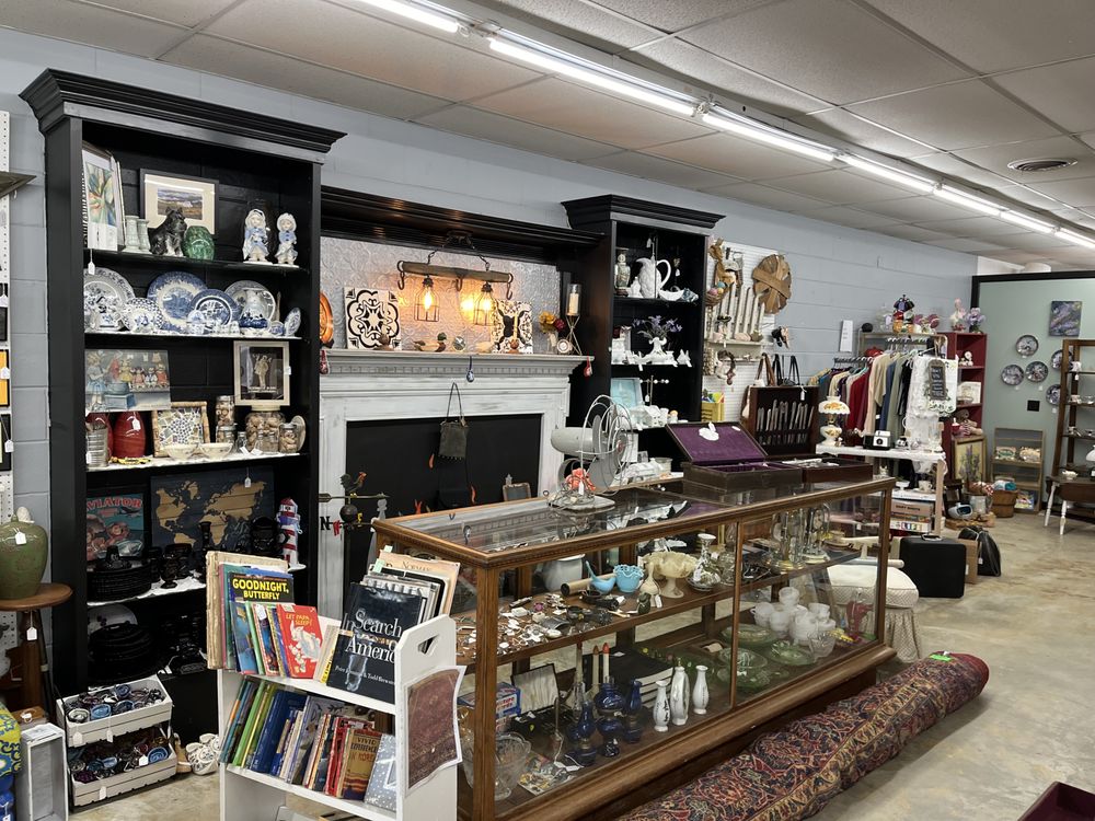 MYLES OF PICKINS - Updated October 2025 - 2294 N Truman Blvd, Crystal ...