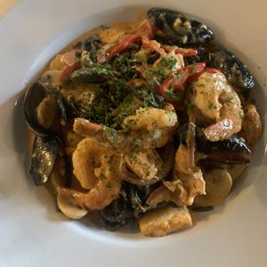 RUBYS & ROSES RESTAURANT - 343 Photos & 150 Reviews - 855 Main St ...