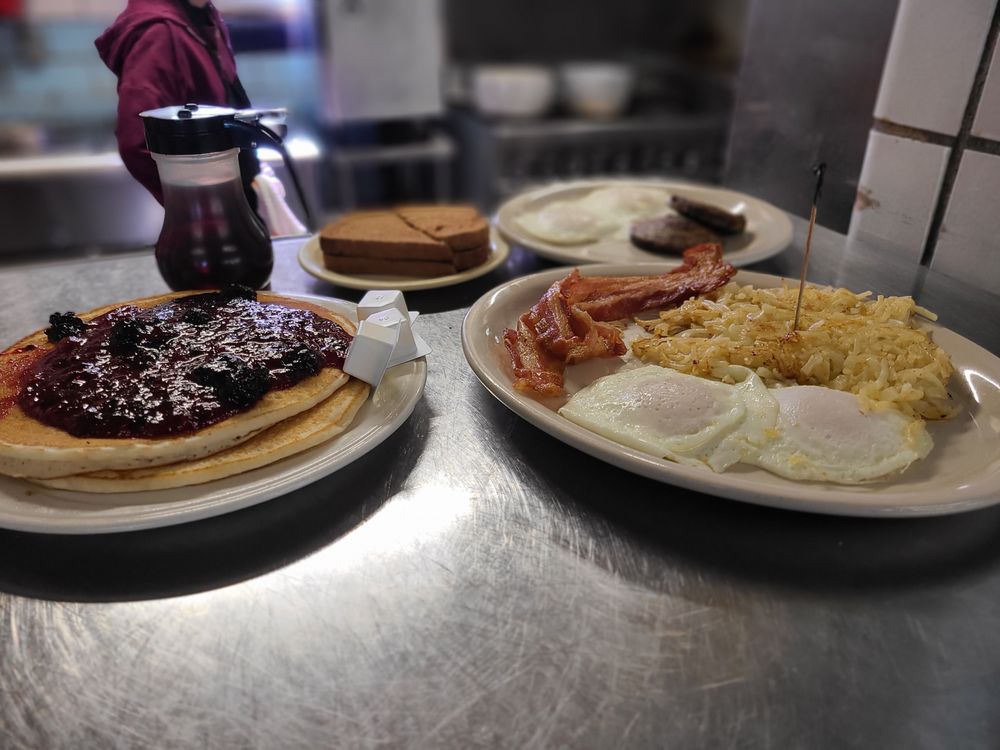 STATE LINE RESTAURANT - Updated January 2026 - 227 Photos & 142 Reviews ...