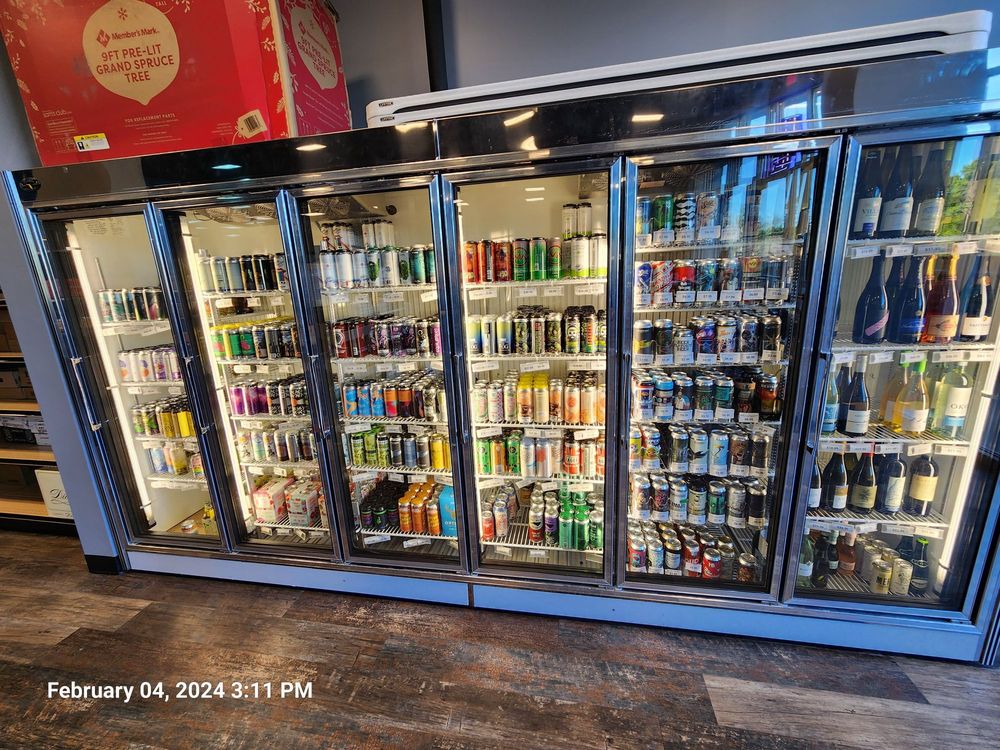 LOCAL 919 CRAFT BEER AND FINE WINE - Updated August 2025 - 11 Photos ...