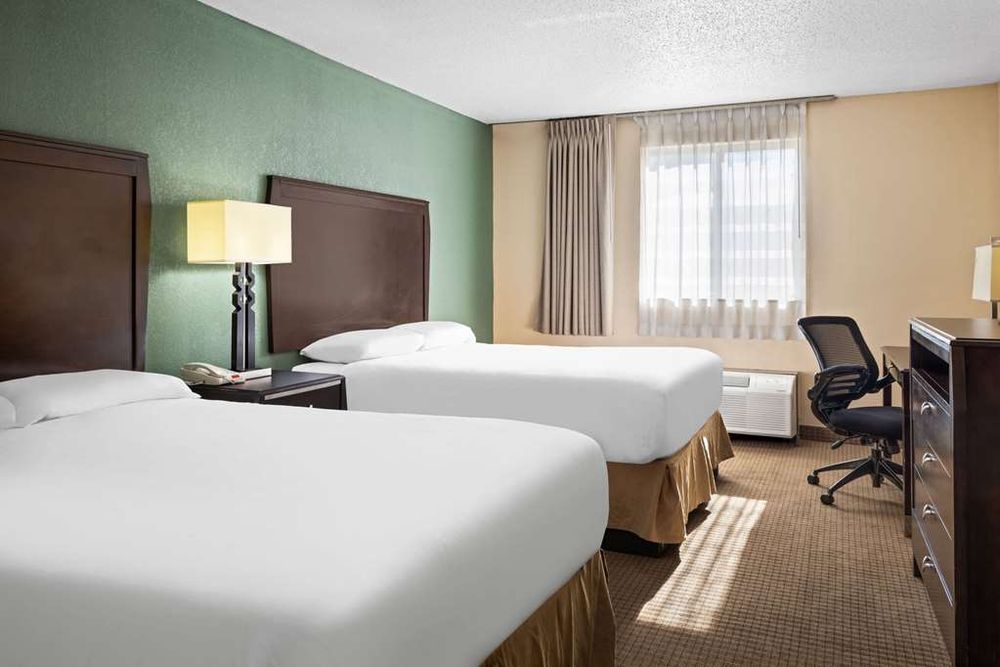 TRAVELODGE BY WYNDHAM GAYLORD - Updated October 2025 - 61 Photos - 833 ...