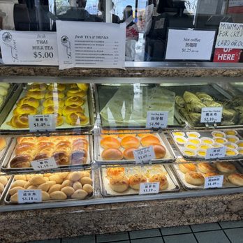 LONG’S FAMILY PASTRY - Updated December 2024 - 1081 Photos & 476 ...