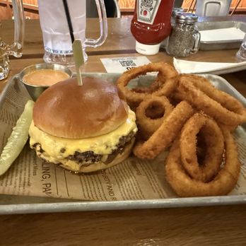 TAP SPORTS BAR EXCALIBUR - Updated December 2025 - 204 Photos & 79 ...