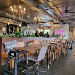 FINCH - Updated July 2025 - 1067 Photos & 824 Reviews - 32395 Clinton ...