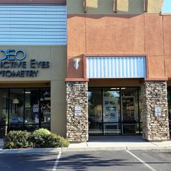 DISTINCTIVE EYES OPTOMETRY - 23 Photos & 12 Reviews - Optometrists ...
