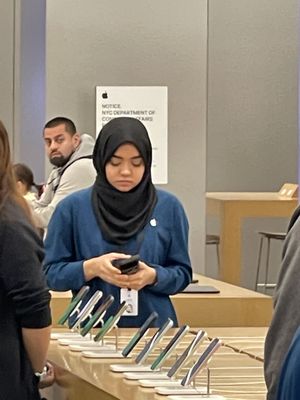 APPLE QUEENS CENTER - Updated December 2025 - 51 Photos & 186 Reviews ...