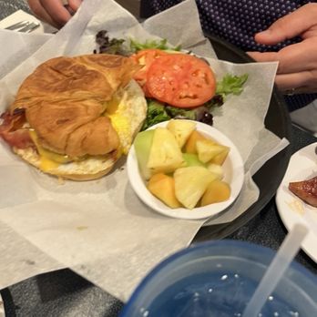 AKRON FAMILY RESTAURANT - Updated July 2025 - 44 Photos & 90 Reviews ...