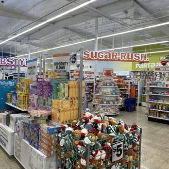 FIVE BELOW - Updated May 2025 - 73 Photos & 25 Reviews - 5545 Stearns ...