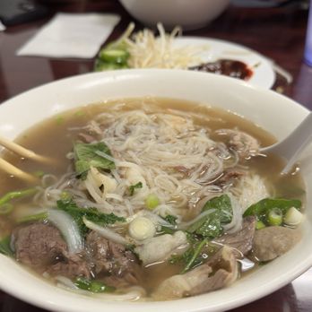 PHO T & L - Updated April 2025 - 127 Photos & 89 Reviews - 18437 E ...