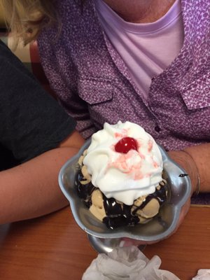 FRIENDLY’S - 79 Photos & 129 Reviews - American (Traditional) - 4705 N ...