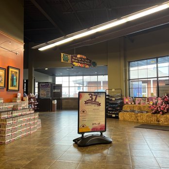 SHADY MAPLE FARM MARKET - Updated July 2025 - 170 Photos & 138 Reviews ...