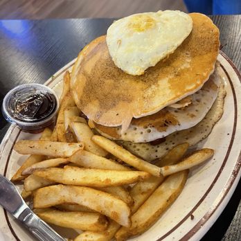 SHINDIGS COUNTRY KITCHEN BAR & STAGE - Updated June 2025 - 114 Photos ...