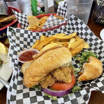 FISH N TAILS OYSTER BAR - Updated August 2024 - 140 Photos & 92 Reviews ...