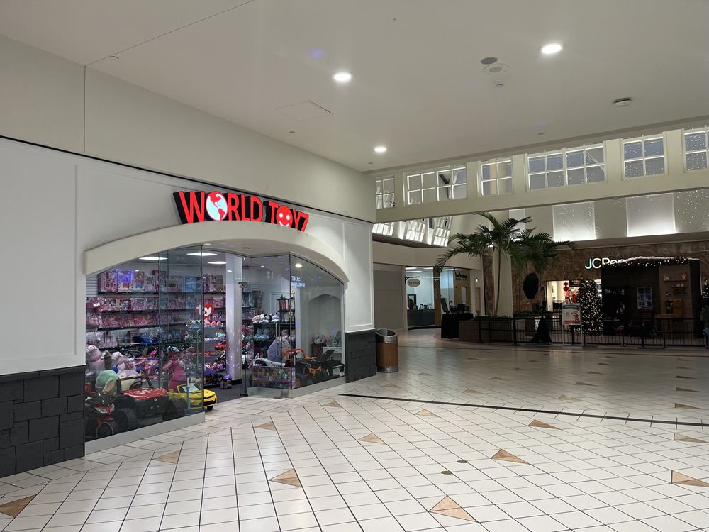 WORLD TOYZ 3 - Updated July 2024 - 21 Photos - 2000 Willowbrook Mall, Houston, Texas - Toy ...