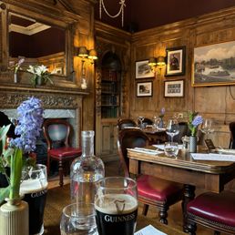 THE VICTORIA - Updated March 2025 - 482 Photos & 318 Reviews - 10a ...