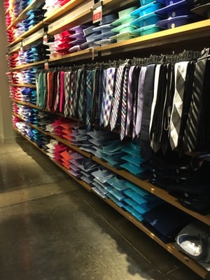 EXPRESS FACTORY OUTLET - Updated July 2025 - 12 Photos & 23 Reviews - 1 ...