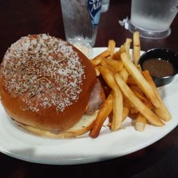 UNION PUB - Updated August 2025 - 95 Photos & 67 Reviews - 295 Main St ...