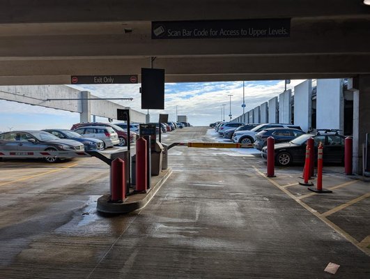 PREFLIGHT AIRPORT PARKING - Updated January 2026 - 161 Photos & 520 ...