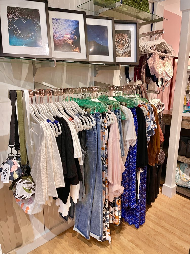 CLASSIC WAVES BOUTIQUE - Updated May 2025 - 11 Photos - 600 Kailua Rd ...