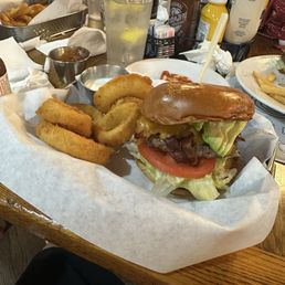 HAMBURGER FACTORY FAMILY RESTAURANT - Updated July 2025 - 736 Photos ...