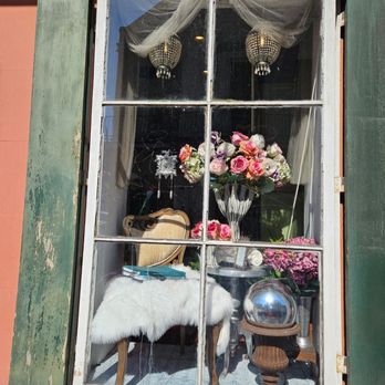 FLORA SAVAGE - Updated January 2026 - 49 Photos & 95 Reviews - 1301 ...