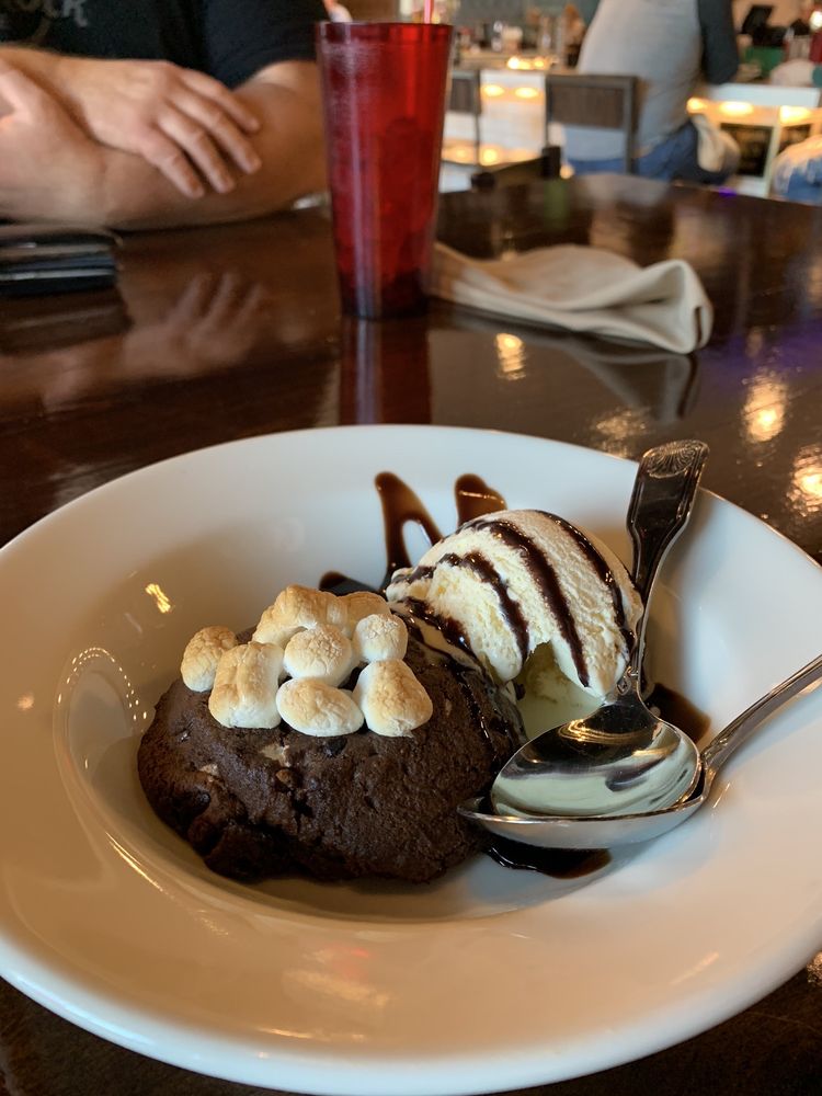 THE FROSTED MUG BAR & GRILL - EDMOND - 40 Photos & 54 Reviews - 1333 N ...