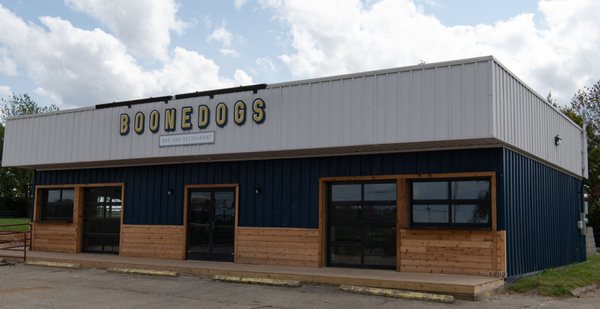 BOONEDOGS - Updated September 2024 - 205 Photos & 107 Reviews - 5902 ...