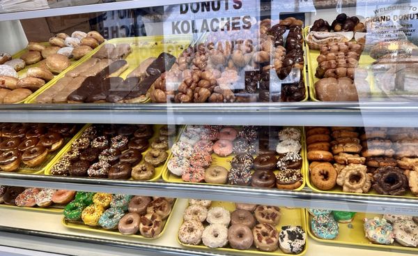 GRAND DONUTS - Updated November 2025 - 62 Photos & 196 Reviews - 21920 ...