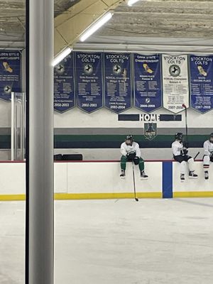 OAK PARK ICE SKATING ARENA - Updated September 2025 - 51 Photos & 31 ...