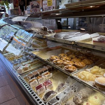 EAGLE ROCK ITALIAN BAKERY & DELI - Updated May 2025 - 988 Photos & 810 ...
