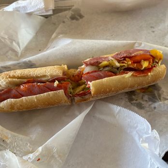 DEE’S DELI - Updated December 2025 - 99 Photos & 164 Reviews - 1296 ...