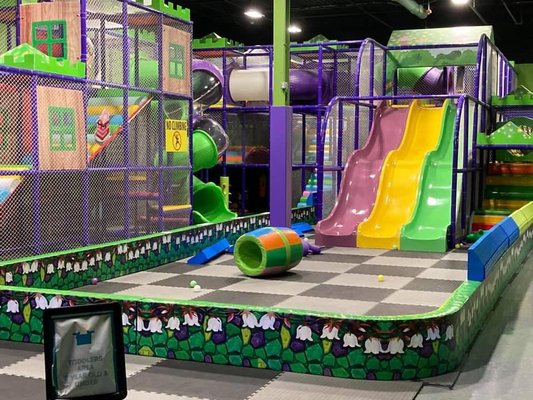 FUN CITY TRAMPOLINE PARK - 16 Photos - Trampoline Parks - 50 E Main St ...