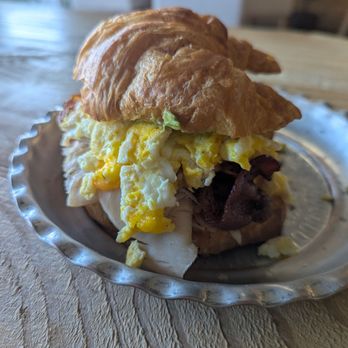 CAFE 33 - Updated April 2025 - 322 Photos & 136 Reviews - 1840 Fulton ...