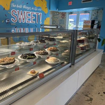 FIREMAN DEREK’S BAKE SHOP & CAFE - Updated November 2024 - 2287 Photos ...