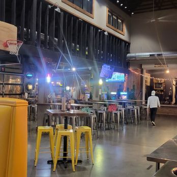 UNION RESTAURANT & GAMEYARD - Updated September 2025 - 519 Photos & 198 ...