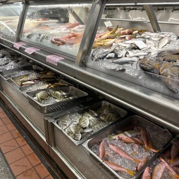 TAMASHIRO MARKET - Updated April 2025 - 1310 Photos & 421 Reviews - 802 ...