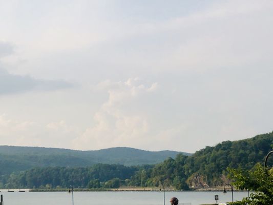 PEEKSKILL METRO NORTH TRAIN STATION - Updated August 2024 - 21 Photos ...