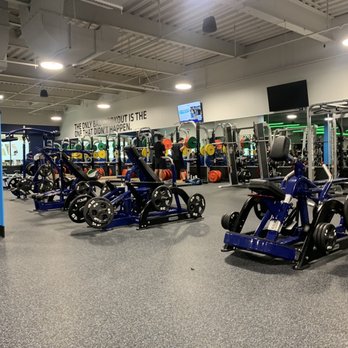 UFC FIT SAN JOSE - OAKRIDGE MALL - 83 Photos & 93 Reviews - 5540 ...