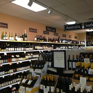 LISA’S LIQUOR BARN - Updated May 2025 - 23 Photos & 40 Reviews - 2157 ...
