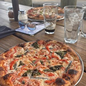 WHITECAPS PIZZA - 373 Photos & 686 Reviews - 8290 N Lake Blvd, Kings ...
